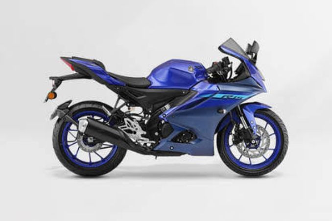 Yamaha R15 V4 - 51.4 kmpl mileage sports bike that will give fun on ...