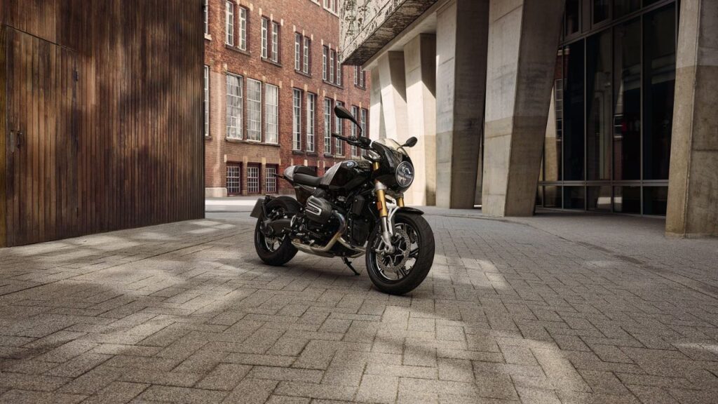 BMW R nineT: A Classic Masterpiece of German Engineering, Full Details ...