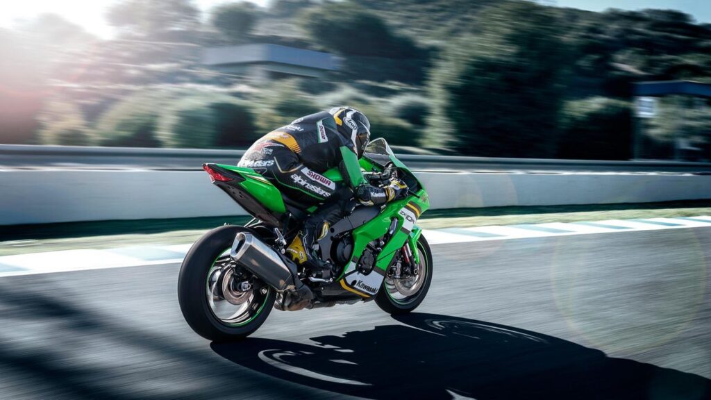 Kawasaki Ninja ZX-10R: The Superbike That Gives You the Real Racing ...