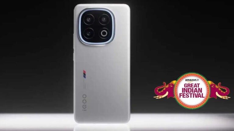 Amazon GIF Sale: iQOO 13 5G Phone with 120W Fast Charging & 8K Video ...