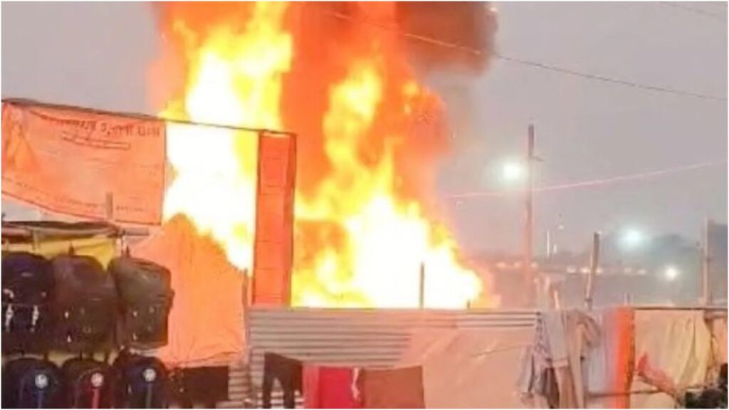 Severe fire in Prayagraj’s Magh, Rs 1 lakh cash in two tents reduced to ...