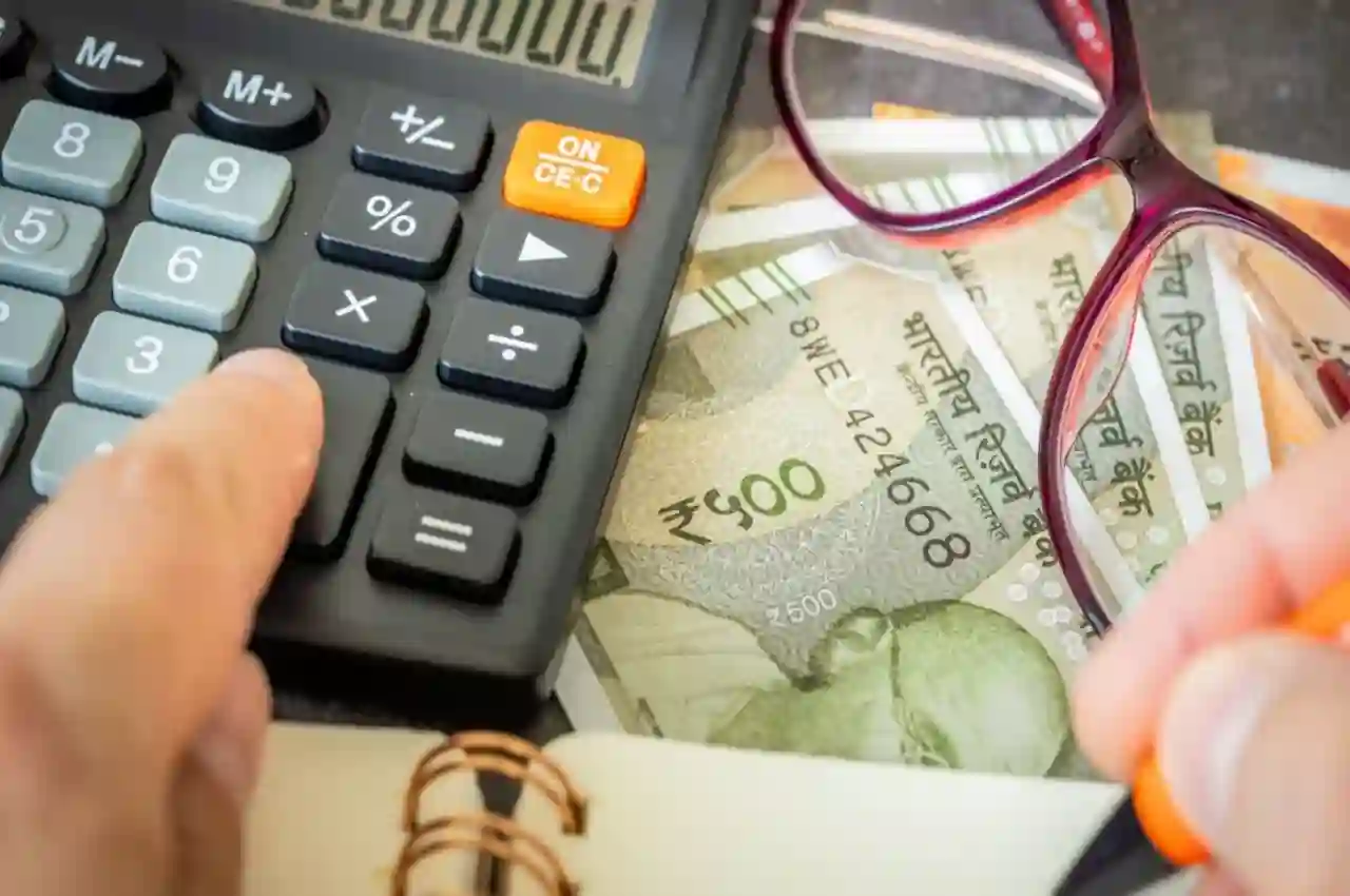 8th Pay Commission: Demand of 70% Salary at 65, 100% at 90, Key Update ...